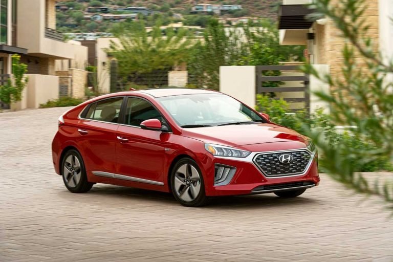 5 Things to Look for When Choosing Good Starter Cars for Teens